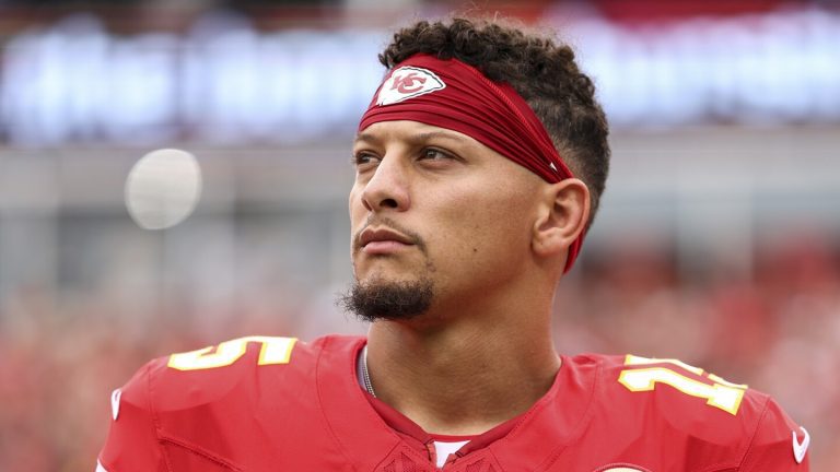 Patrick Mahomes Biography: Age, Early Life, NFL Career, Super Bowls ...